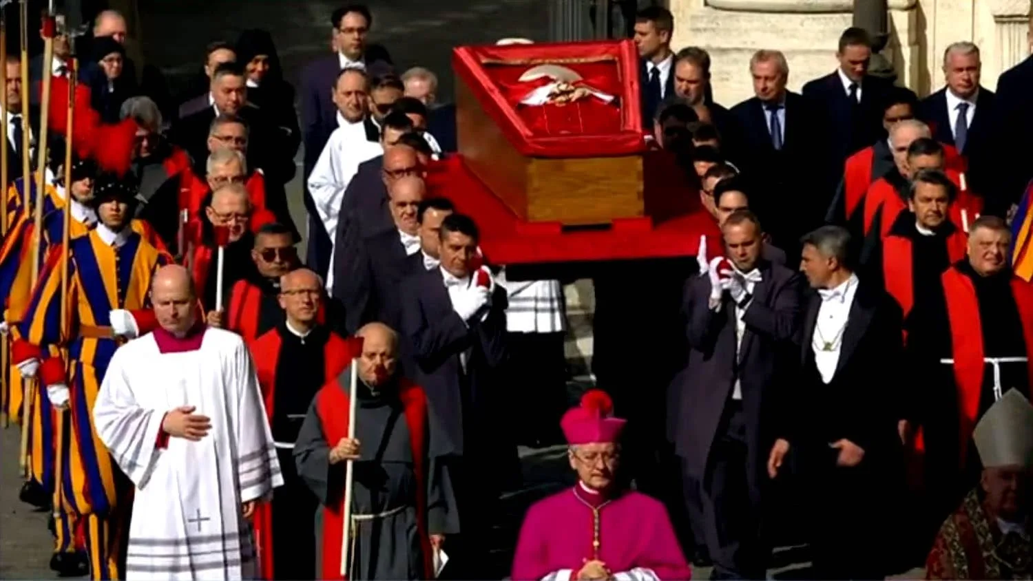 Traslado del féretro del Papa Francisco: una despedida marcada por la ...